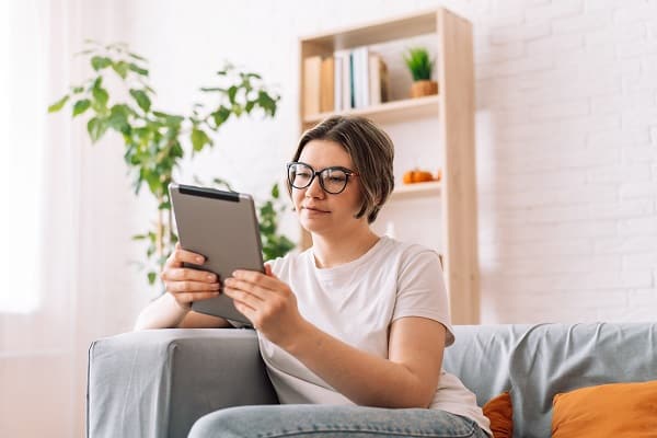 Is Technology Making People Less Social? | Simply Geeky