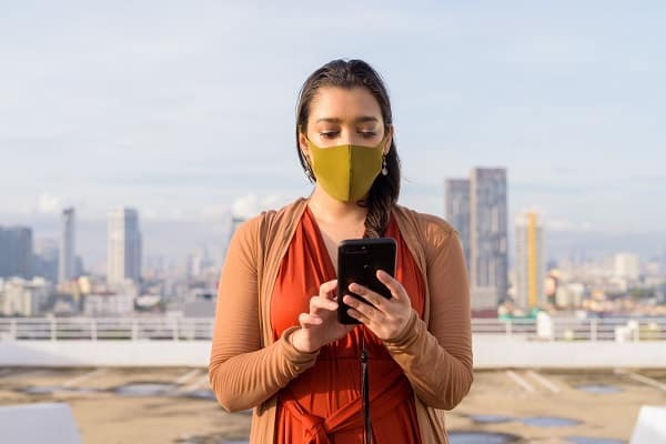 The Pros And Cons Of Smartphones | Simply Geeky