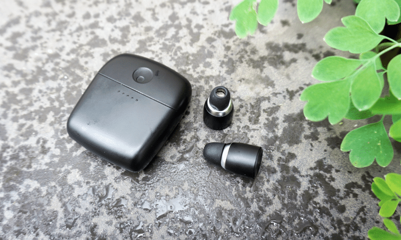 Best Affordable Wireless Earbuds On The Market | Simply Geeky