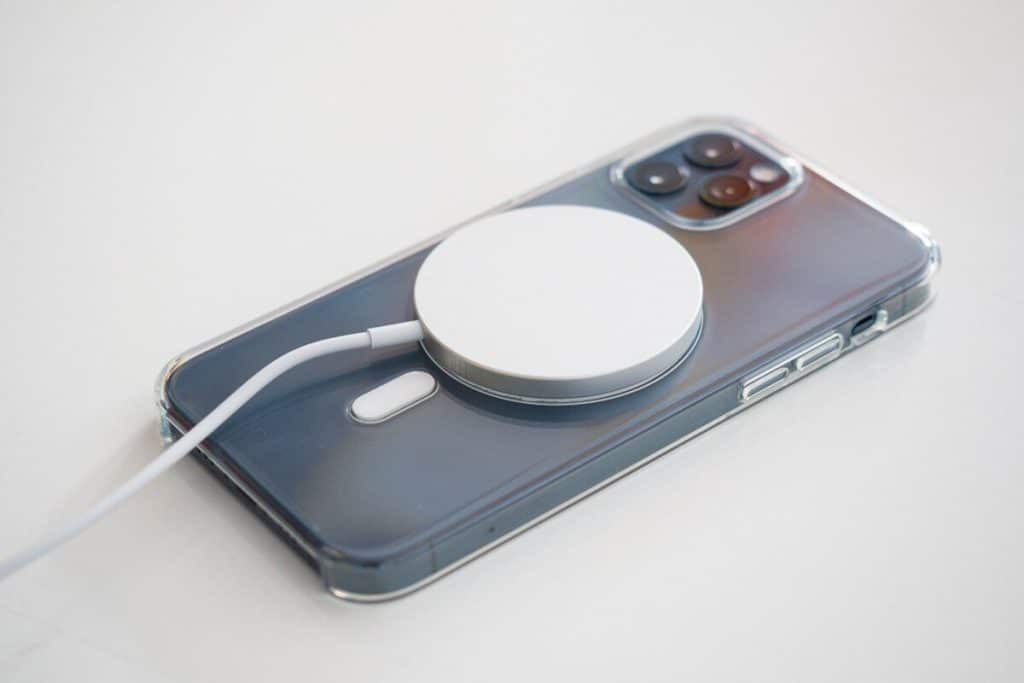 Hottest iPhone Gadgets This Year | Simply Geeky
